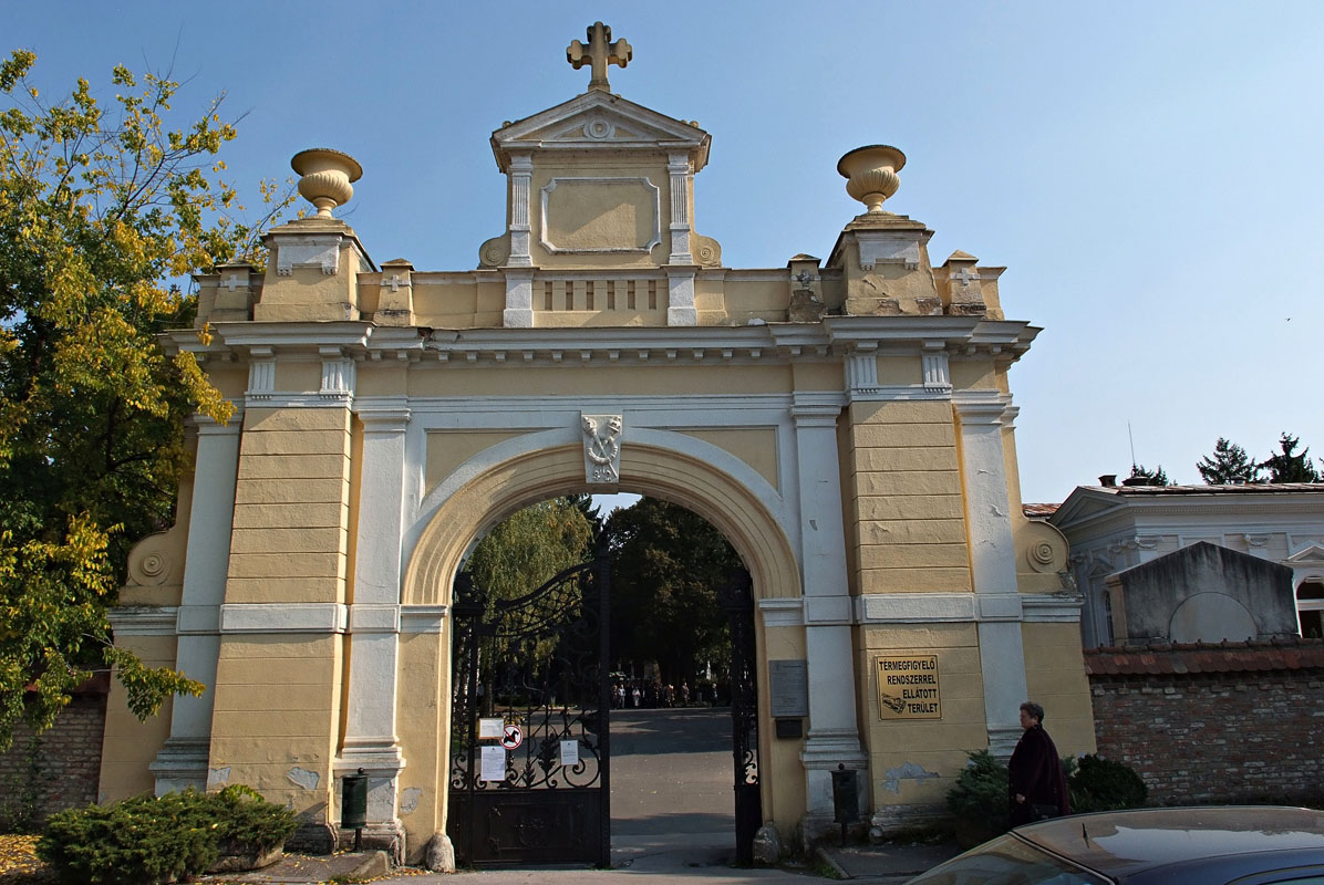 Újra látogatható a Pécsi Köztemető